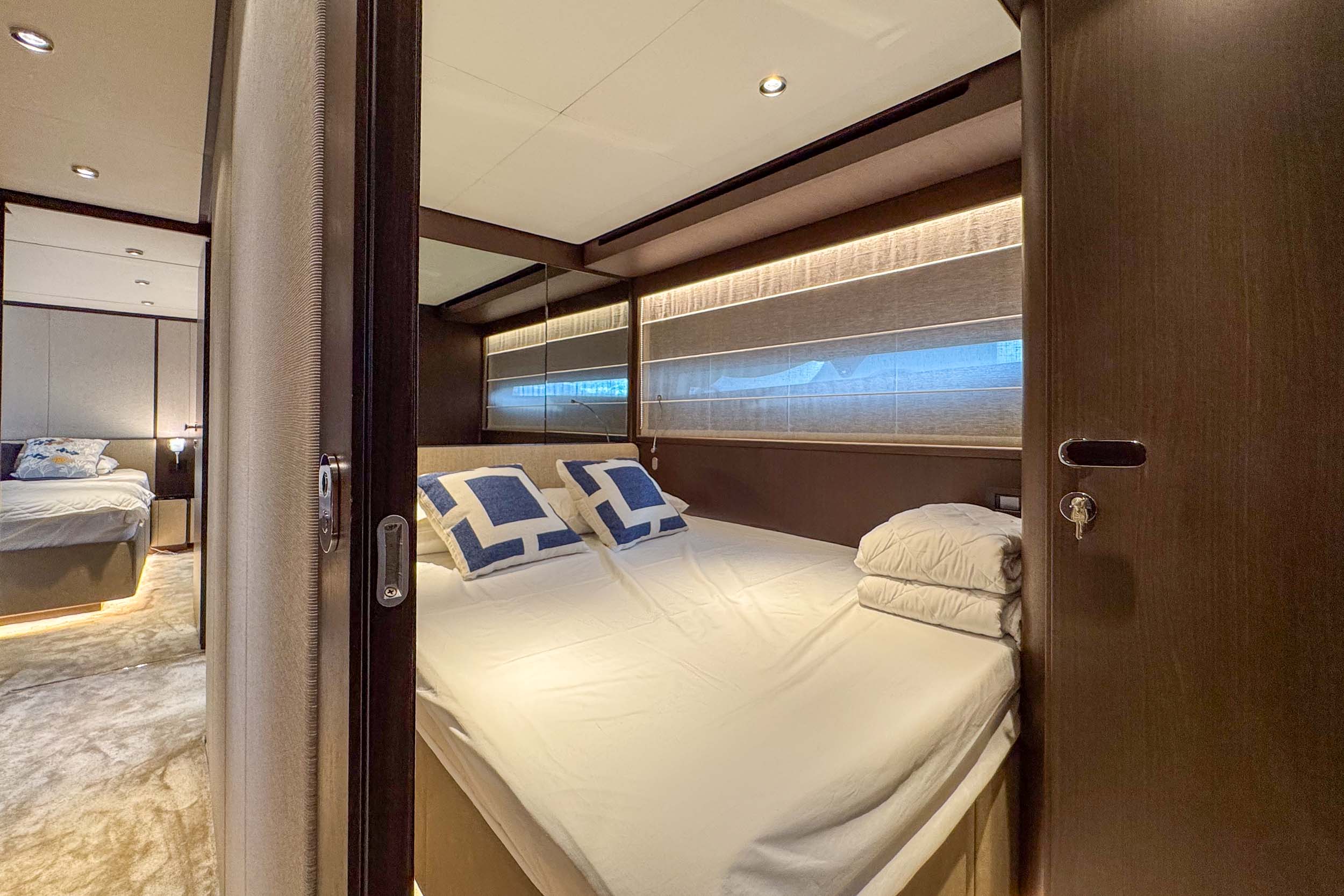 Motor yacht FERRETTI 860 for Sale - Price, description - Nord Star ...