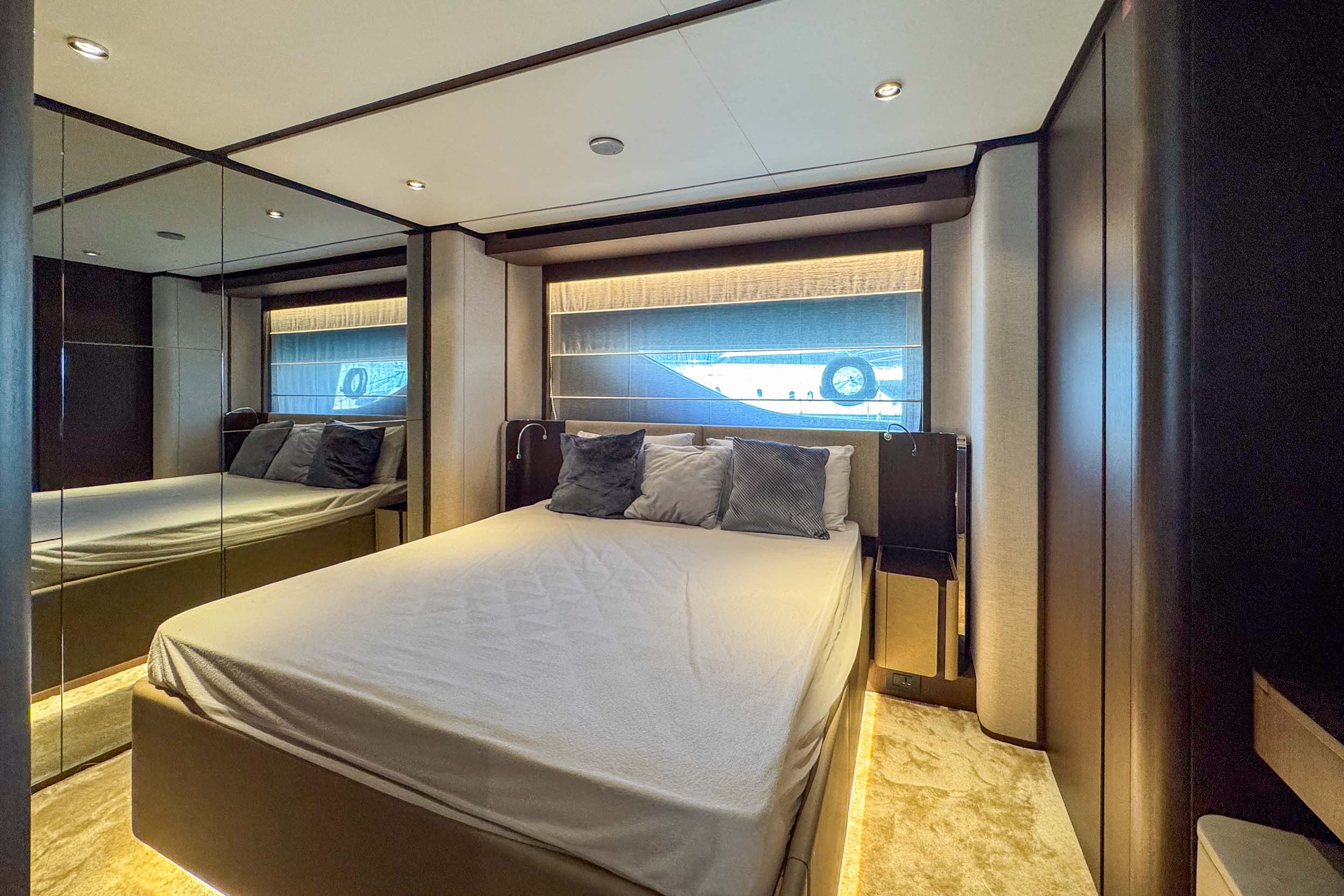 Motor yacht FERRETTI 860 for Sale - Price, description - Nord Star ...